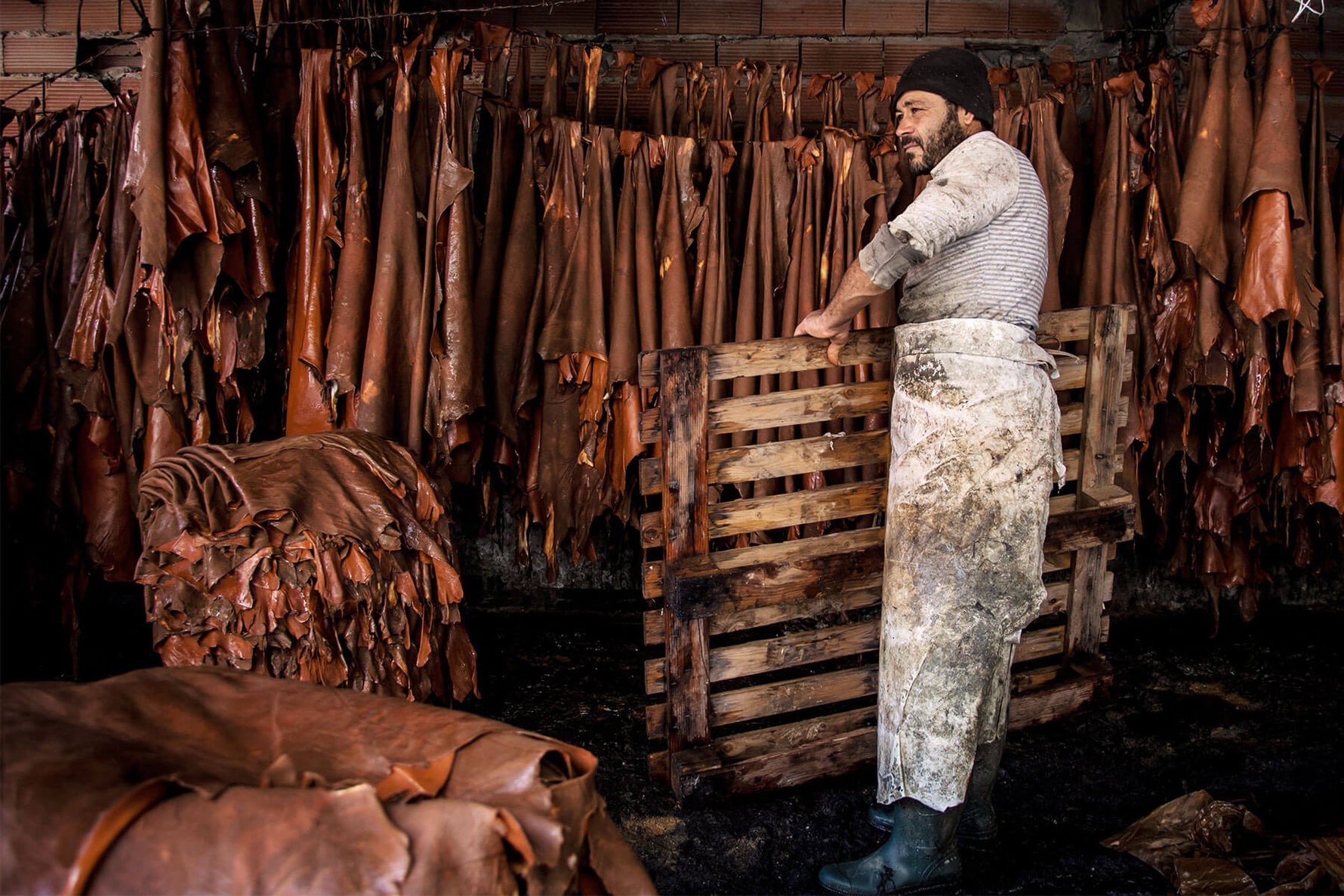 Leather Buying Guide - The Different Types of Leather Explained ...